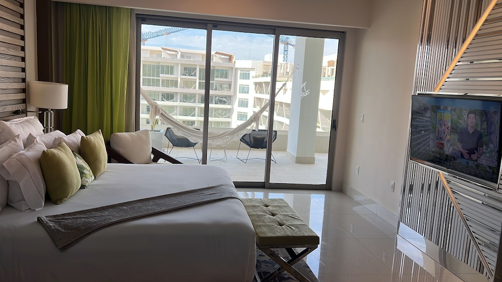 Cozy 2-bedroom condo with AC and fitness room in beautiful Cancún ...