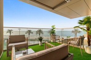 FIRST CLASS | 4BR | Elegant Beach House Retreat Reviews, Deals & Photos ...