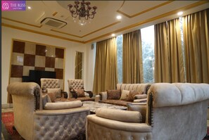 Suite Deluxe, varanda | Secretária, Wi-fi grátis