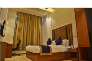 Suite Deluxe, varanda | Secretária, Wi-fi grátis