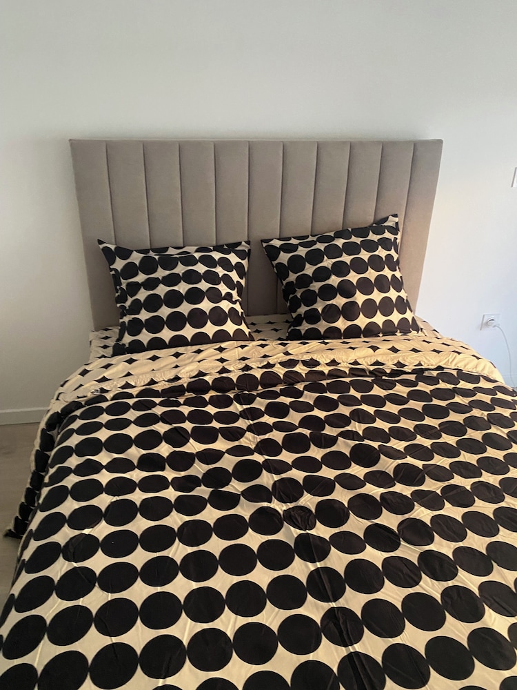 New apartment with parking. La Défense near RER and Paris. Rooftop ...