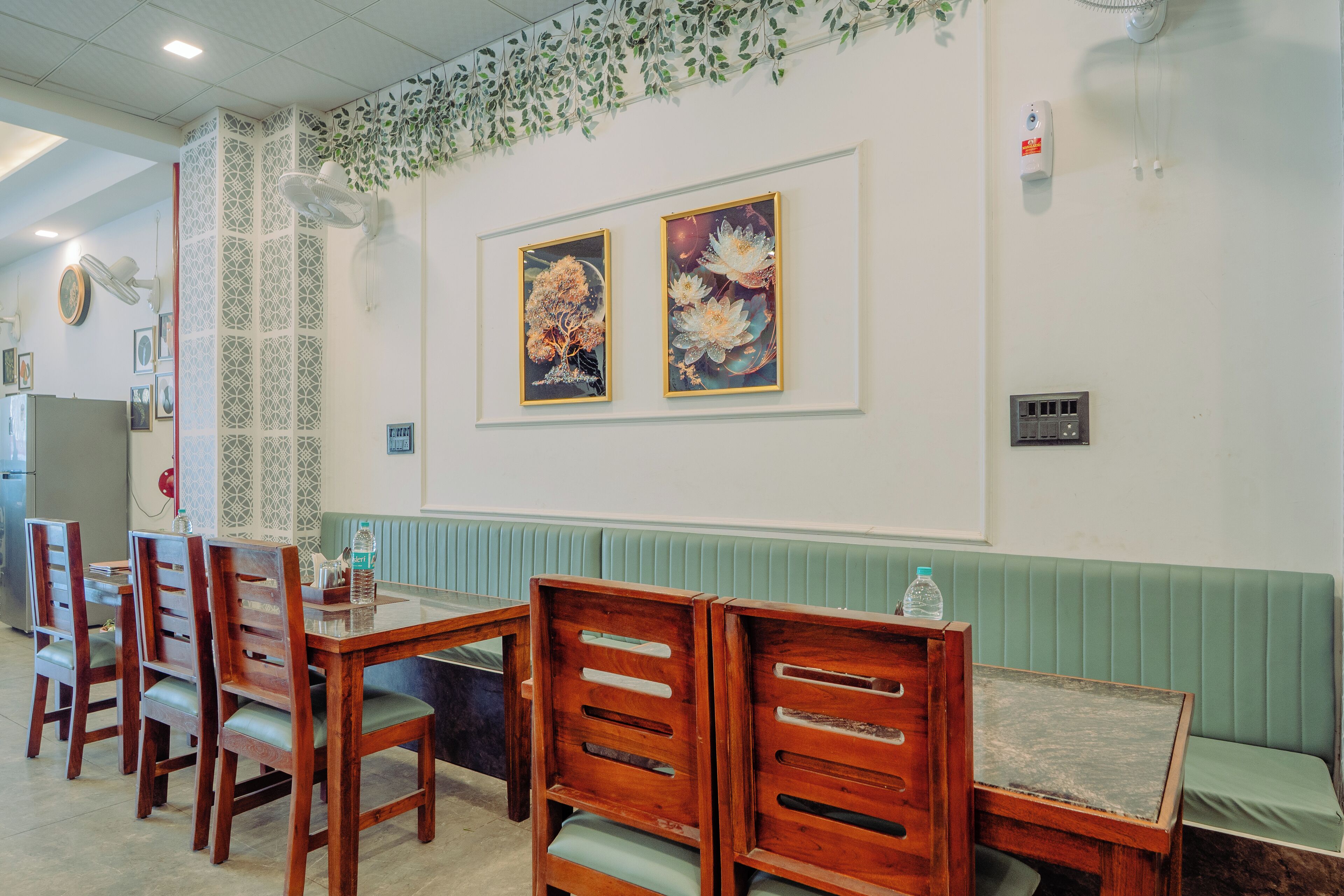 Pequeno-almoço completo diário (199 INR por pessoa) 