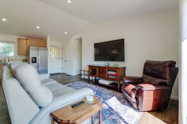 Quiet Home W/ Yard: 2 Mi To Mall & Sparks Marina! - Sparks, NV