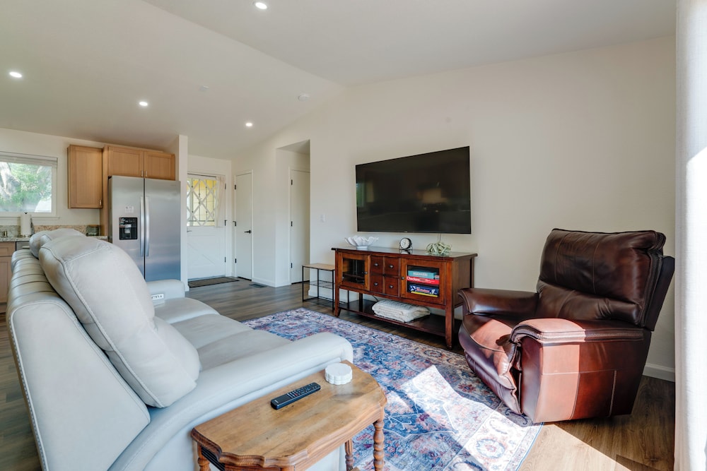 Quiet Home W/ Yard: 2 Mi To Mall & Sparks Marina! - Reno, NV