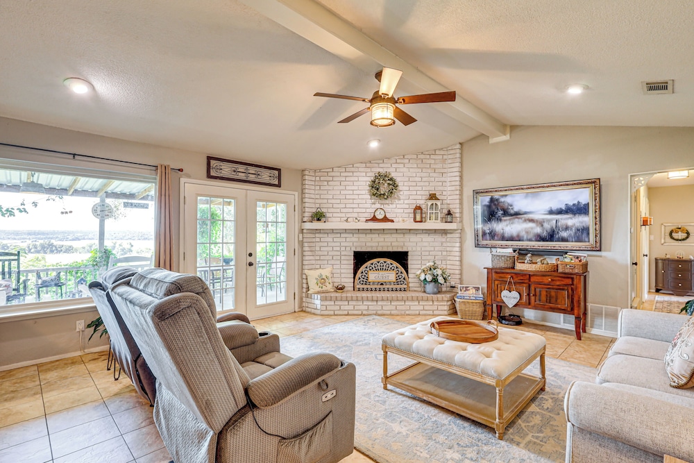 Beautiful Country Home On Secluded & Gated Acreage - Clifton, TX