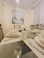 Casa, 3 quartos, vista para o jardim | Sala de jantar