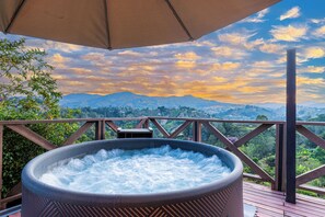 Cabana de Madeira Deluxe, vista para a montanha | Terraço/pátio interior