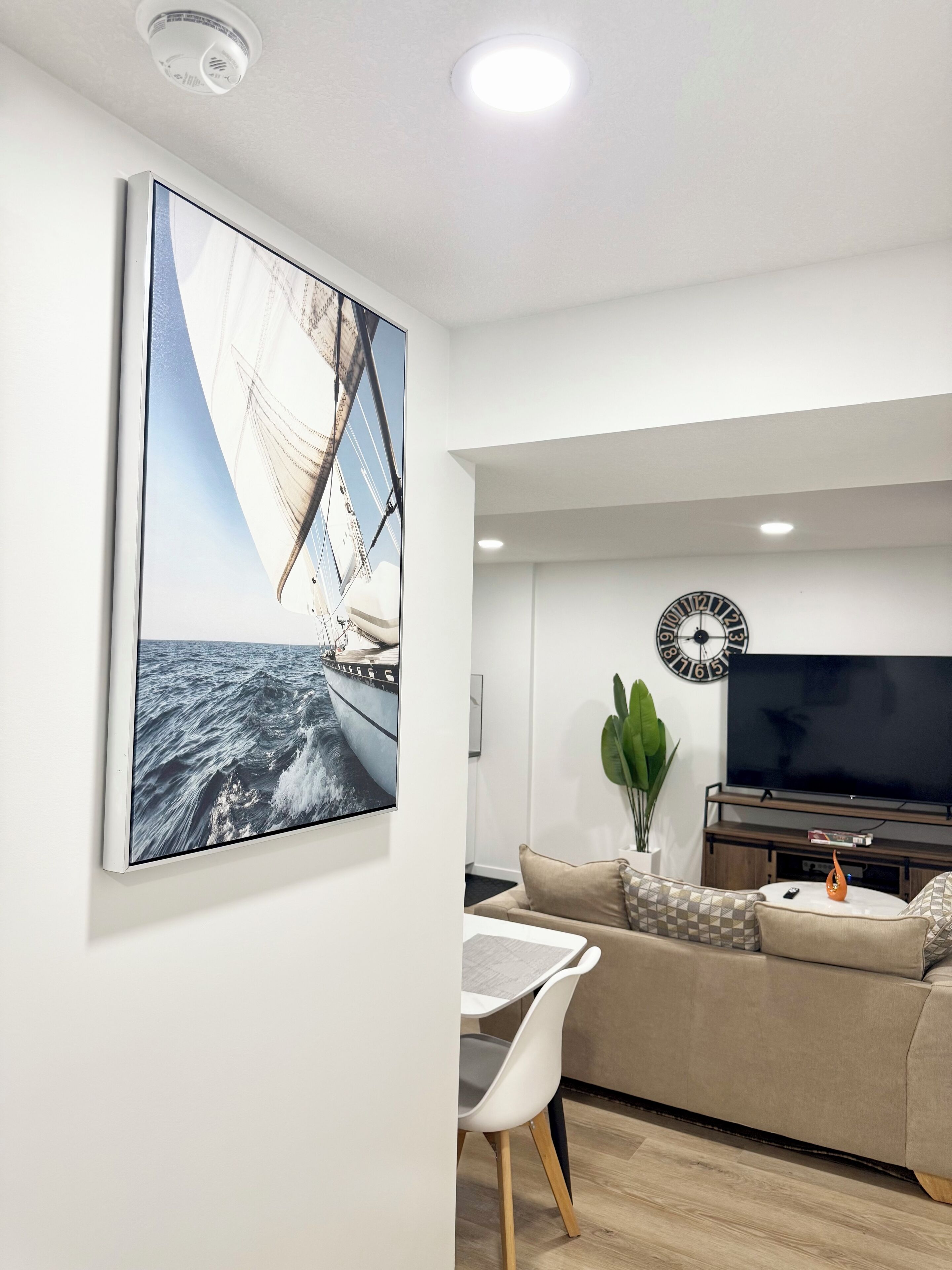 Cozy 2 Bedroom Suite Close To Amenities - Edmonton