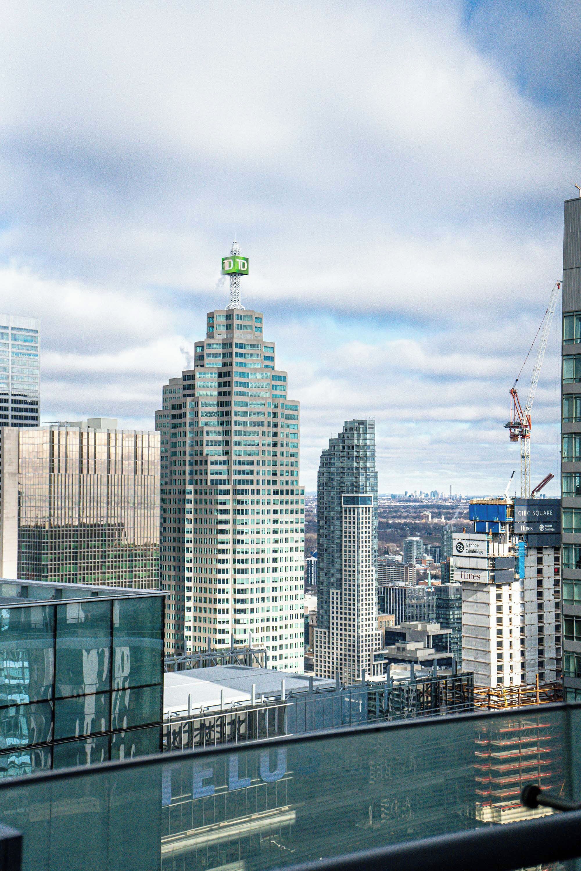 Condo empresarial, sacada | Cortinas blackout, ferros/tábuas de passar roupa, Wi-Fi de cortesia