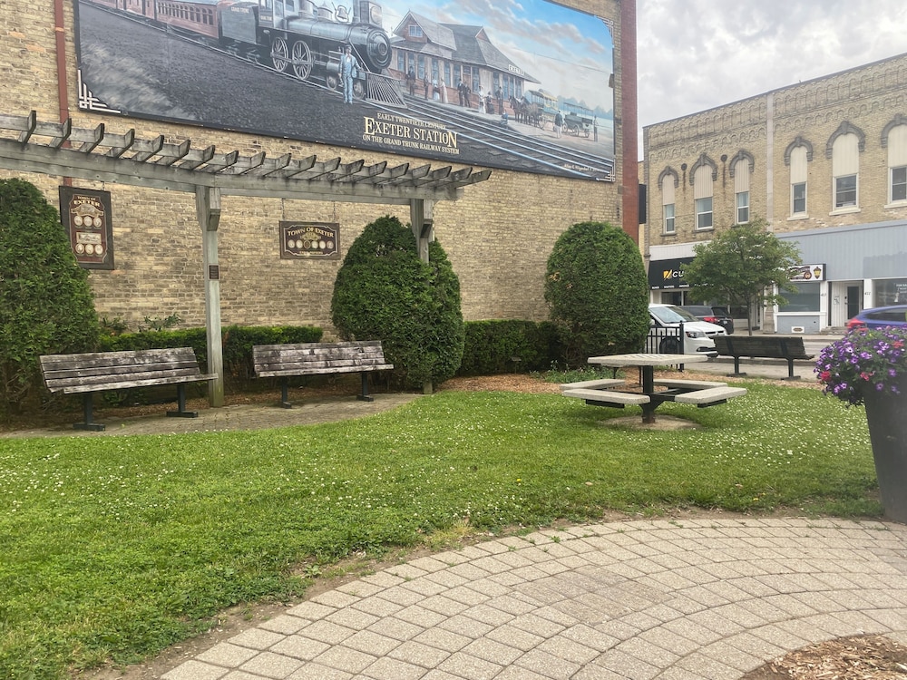 The Ranchhouse Inn - Ontario