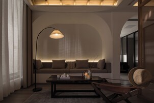 Suite Premium, Vista para a cidade | Lençóis de algodão egípcio, roupa de alta qualidade, edredões de penas 