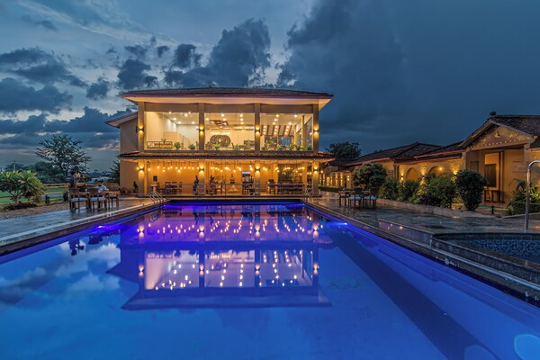 Munal And Mayur Resort - Tibet