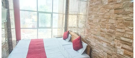 Quarto Clássico com Cama de Casal, ar condicionado | Roupa hipoalergénica, secretária, quartos insonorizados, Wi-fi grátis