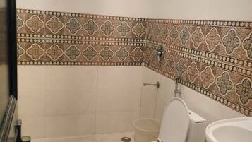 Quarto Duplo Comfort | Casa de banho | Toalhas fornecidas