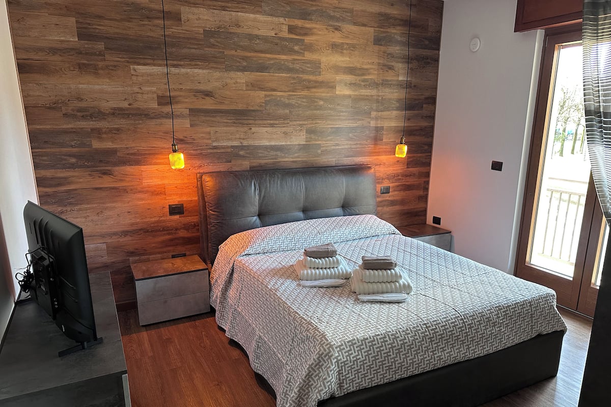 Apartamento luxo, sacada, vista para a cidade (Betulla) | Roupas de cama premium, edredons de pluma