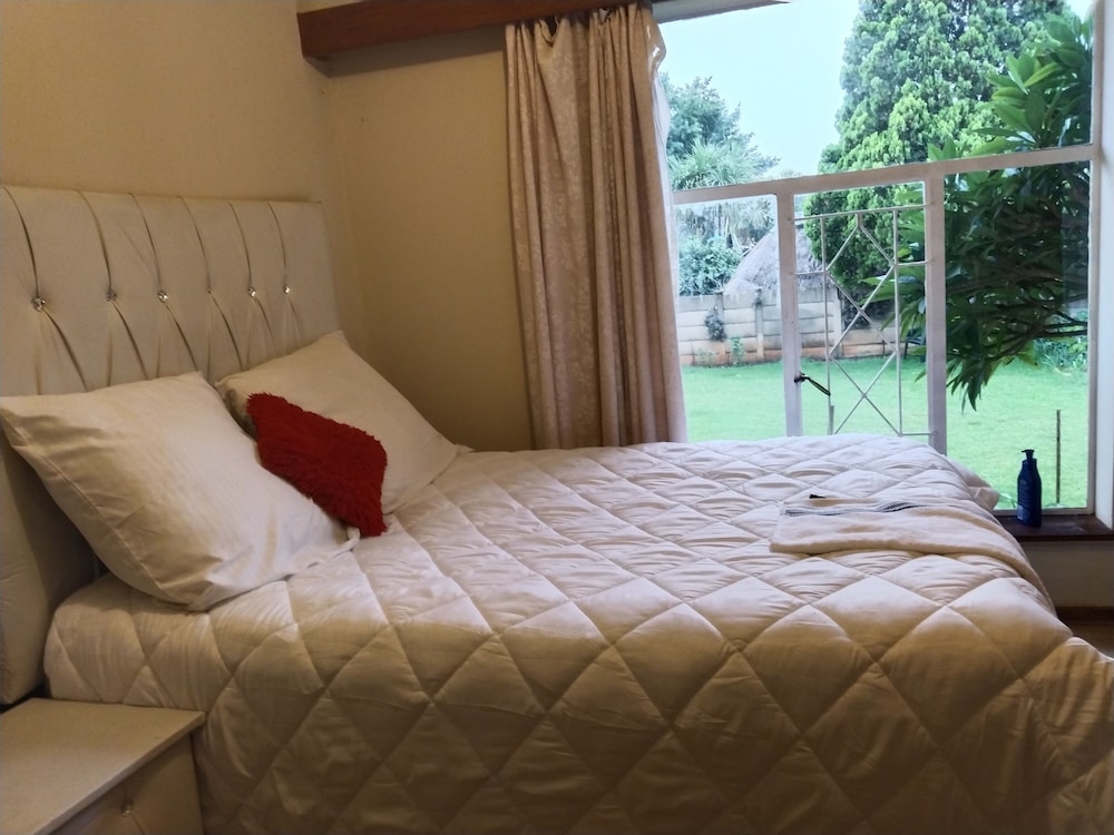 Jm Tours & Safaris Guesthouse - Soweto