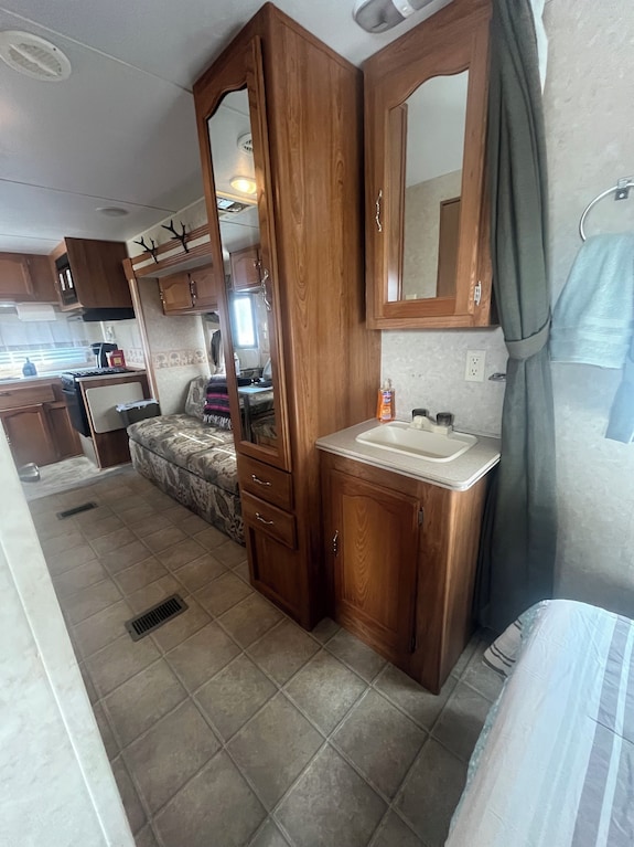 Nice Campground With Ac In Charming Cameron Next To Beach And Lng Plant. - Louisiana