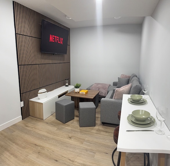 Brand New Stunning Suite West Edmonton - Alberta