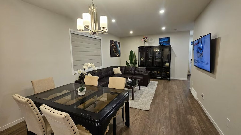 4 Bed Room 3 Bathrooms Home To Stay In Chestermere, Alberta, Canada - チェスターミア