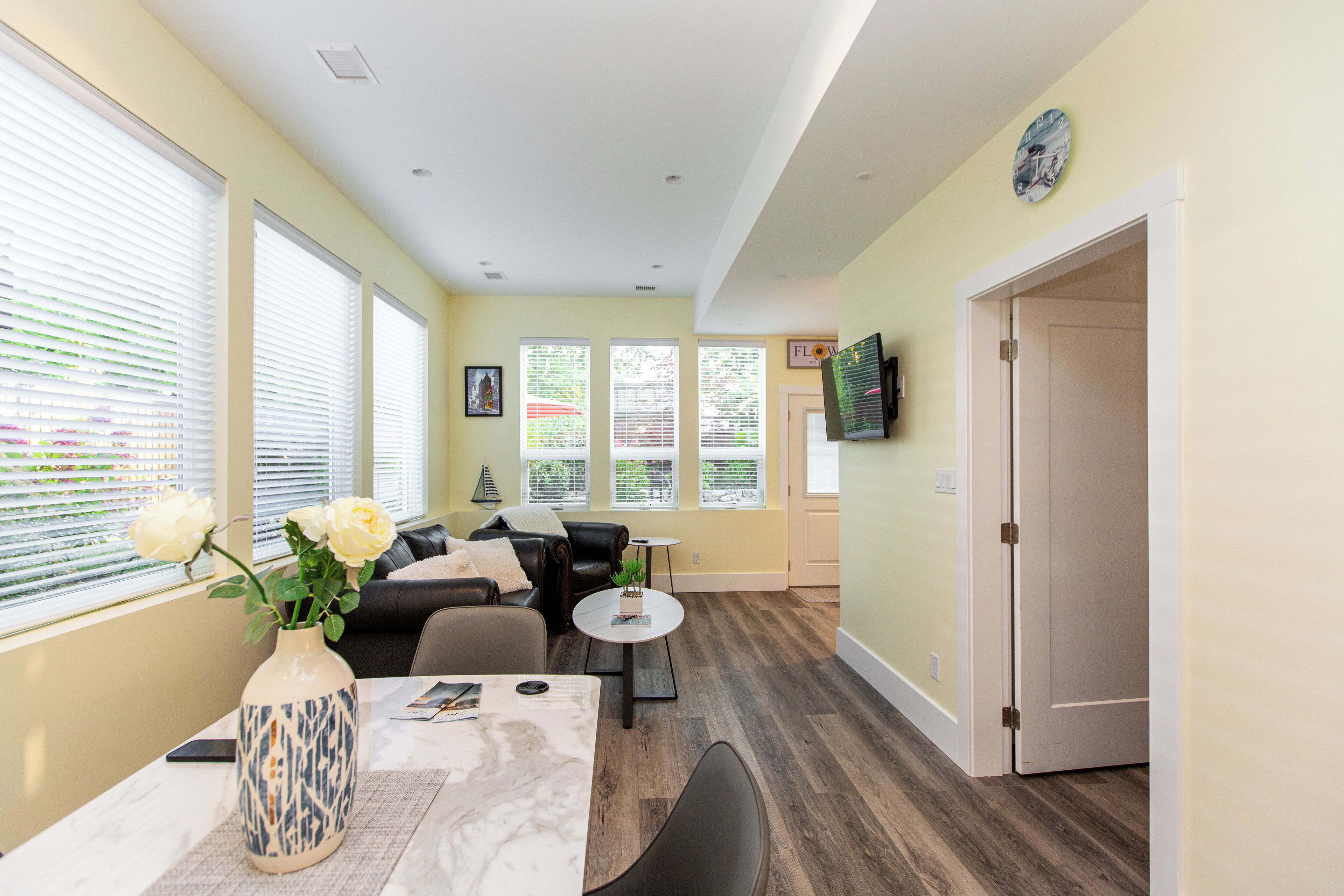 Sidney Solace  1br Suite Minutes From Waterfront - Sidney