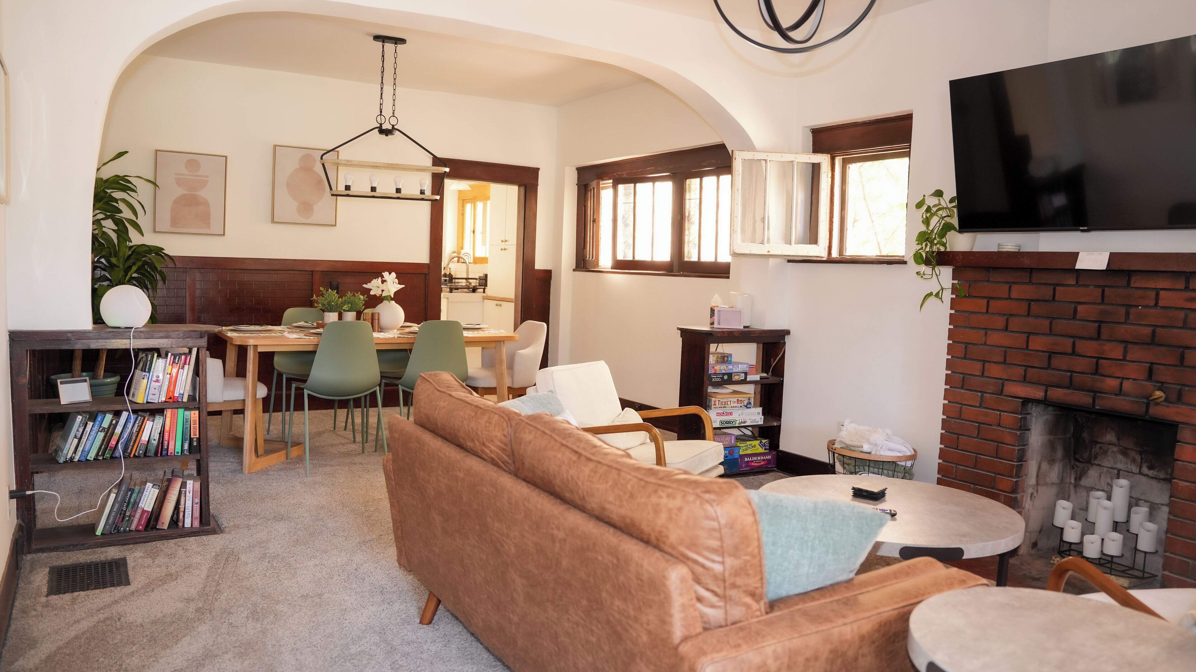 Serene 3br Cottage W/ Screened Porch In Prime Walkable Neighborhood - Albuquerque