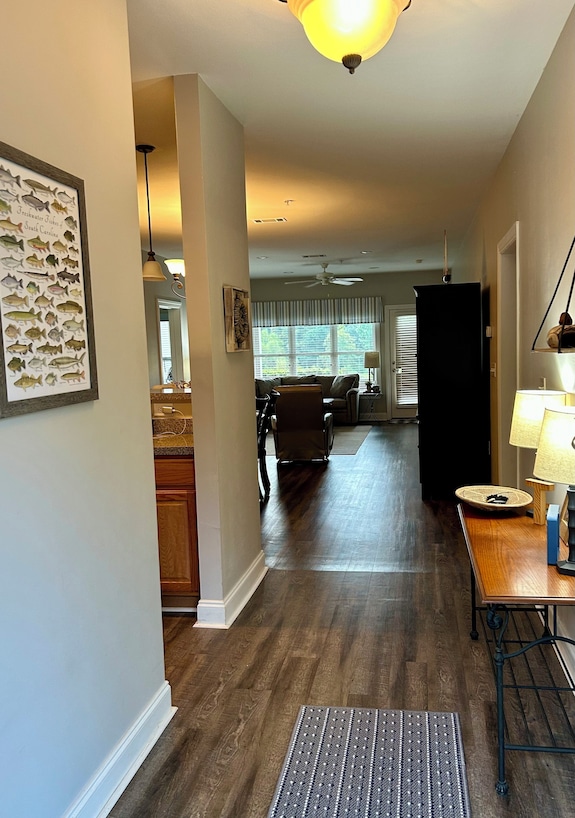 \Nbeautiful, Ground Level 3-bedroom Condo With Pool On Scenic Lake Marion - Lake Marion, SC