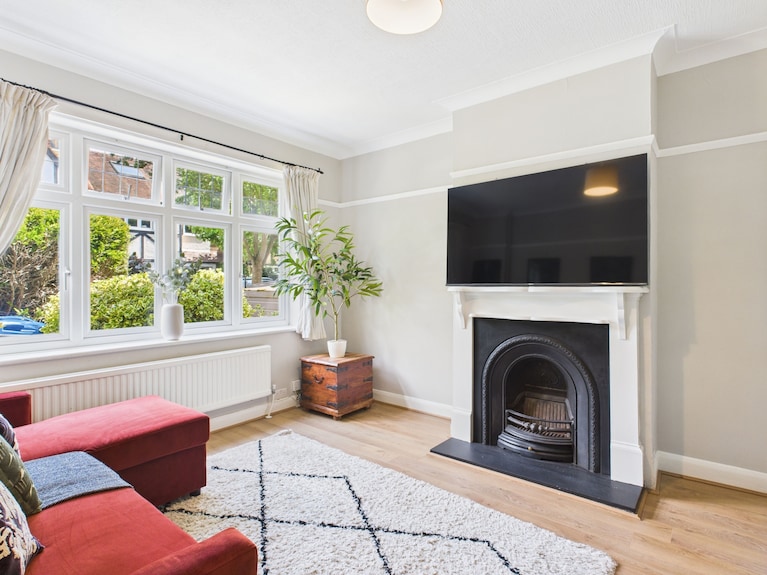 Superb 4 Bed House In Wimbledon London - 엡솜