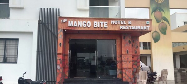 Mango Bite Hotel & Restaurant - Mandvi