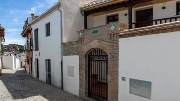 Fachada da propriedade