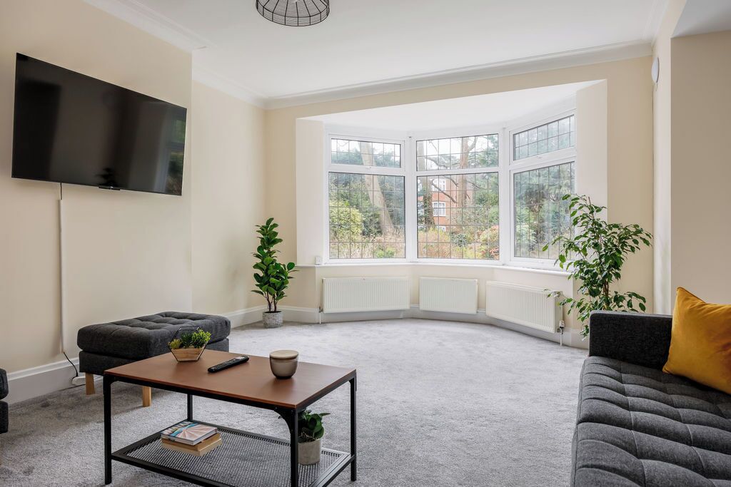 Lovely Spacious House, 300m From The Beach, With Ample Parking - Bournemouth