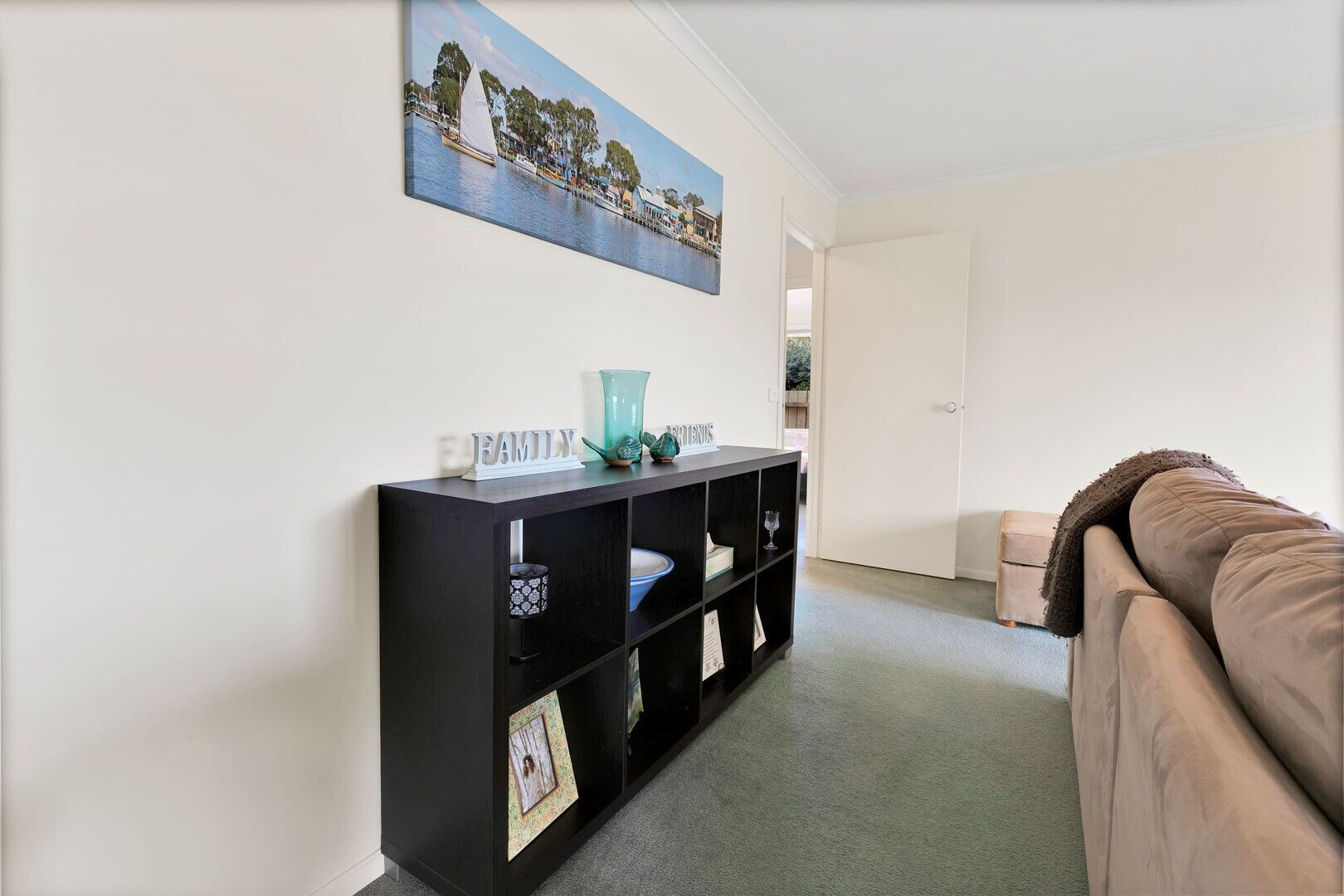 A Prime Location To Experience The Beauty Of The Gippsland Lakes - Bairnsdale