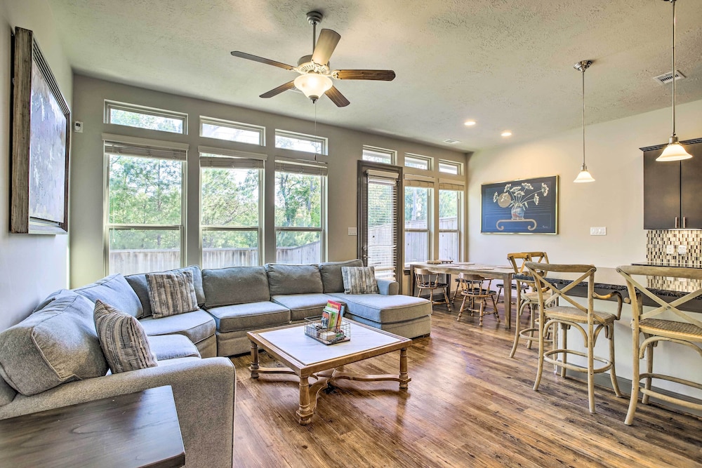 Family-friendly Spring Townhouse W/ Backyard! - The Woodlands, TX