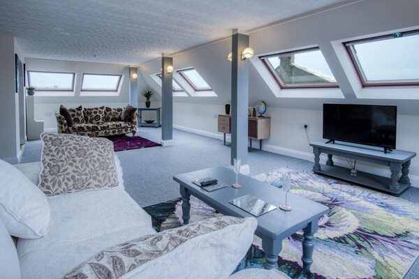 The Penthouse - 1 Bedroom Penthouse - Milford Haven - Milford Haven