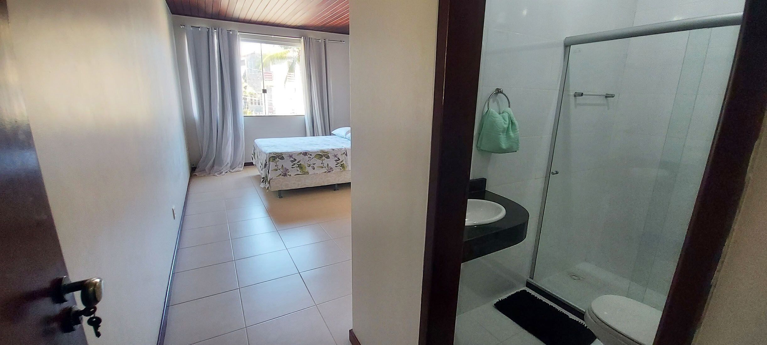 Vila | Banheiro | Chuveiro, toalhas de banho, sabonete 