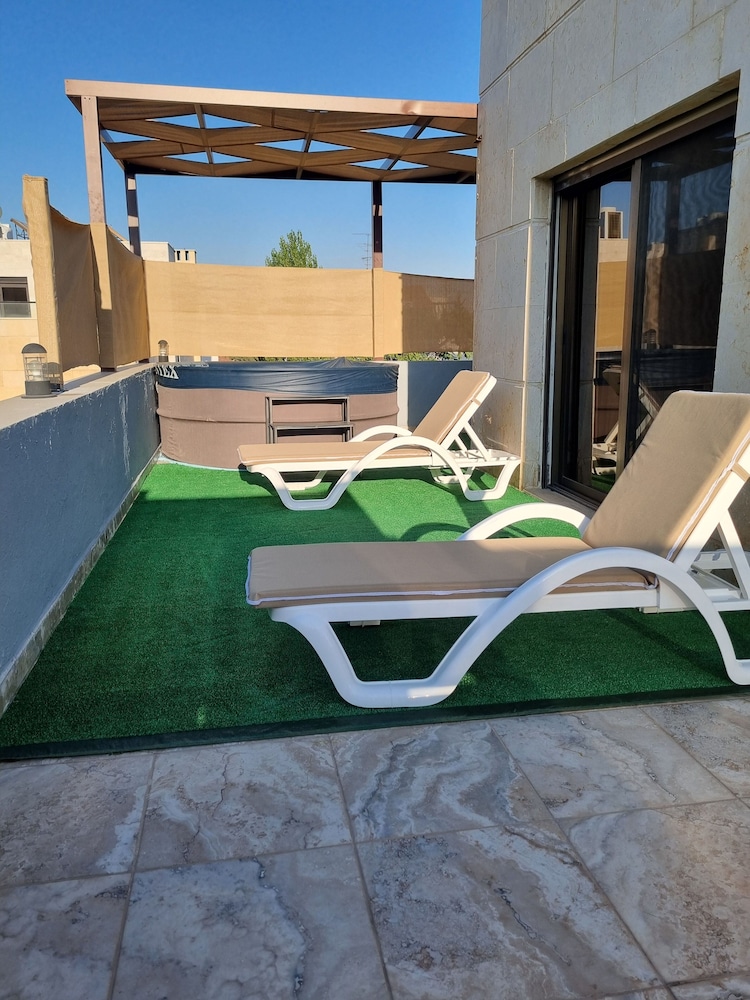 Luxurious Amman Apartment With Private Pool And Modern Amenities - Amman