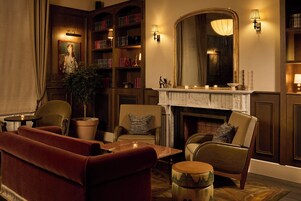 2 bares/lounges, este bar de cocktails 