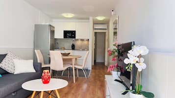 Apartamento, 1 quarto, fumadores, varanda | Sala de jantar