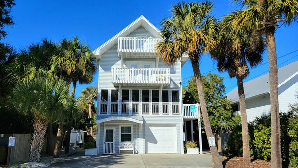 1603 Lovell Avenue Manor By Tybee Vacation Rentals - Tybee Island, GA