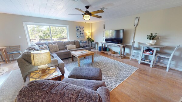 Bulldawg Beach Bunker Tybee Vacation Rentals - Tybee Island, GA