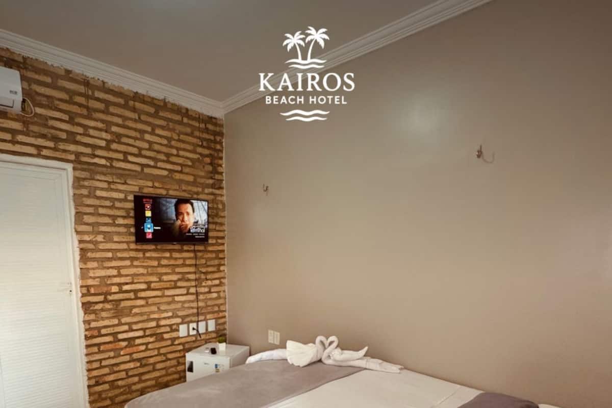 Quarto Duplo Comfort, vista para a piscina | Cortinas/cortinados opacos, ferro/tábua de engomar, Wi-fi grátis