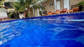 2 piscinas exteriores
