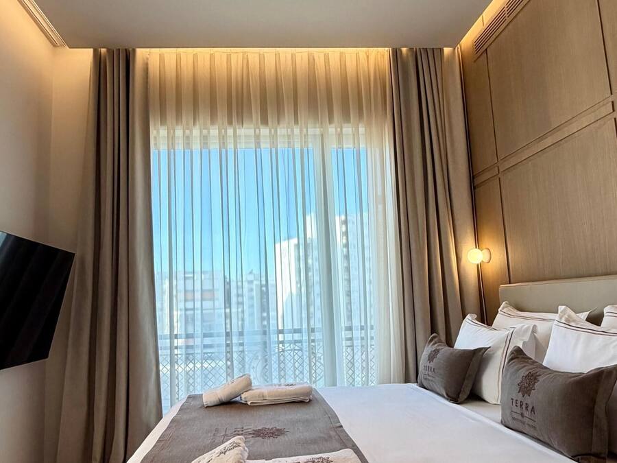 Suite Deluxe | Roupa de alta qualidade, camas de colchão viscoelástico, minibar