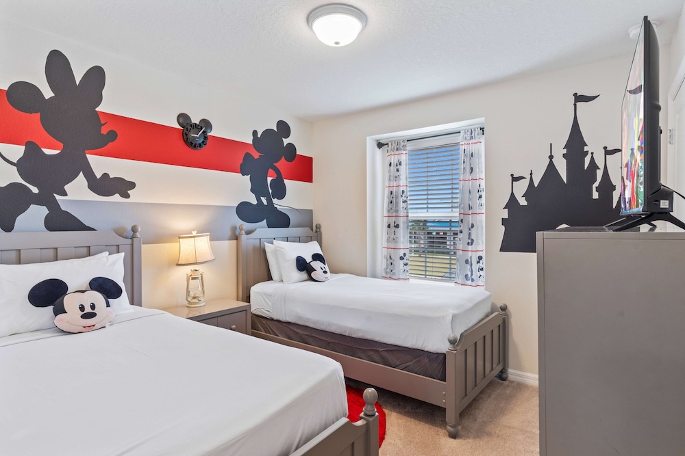 Last Minute Disney Getaway! Private Pool & Themed Bedrooms. Book Now ...