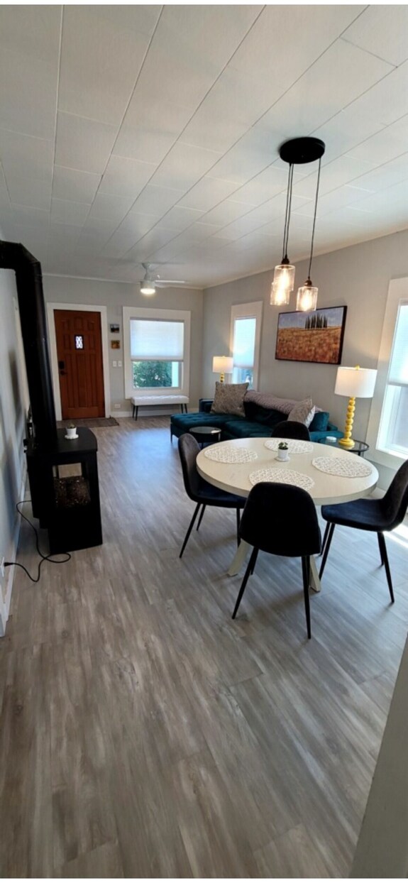3-bedroom House Downtown Across From The Historic Bingen Theater! - White Salmon, WA