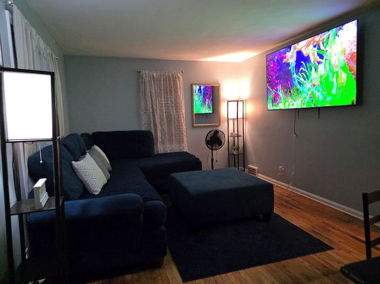 Charming Cape Cod Minutes From Ysu, Covelli Center And Many More! Pet Friendly - Youngstown State University, Youngstown