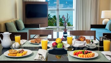 Café da manhã continental todos os dias (MXN 410 por pessoa) 