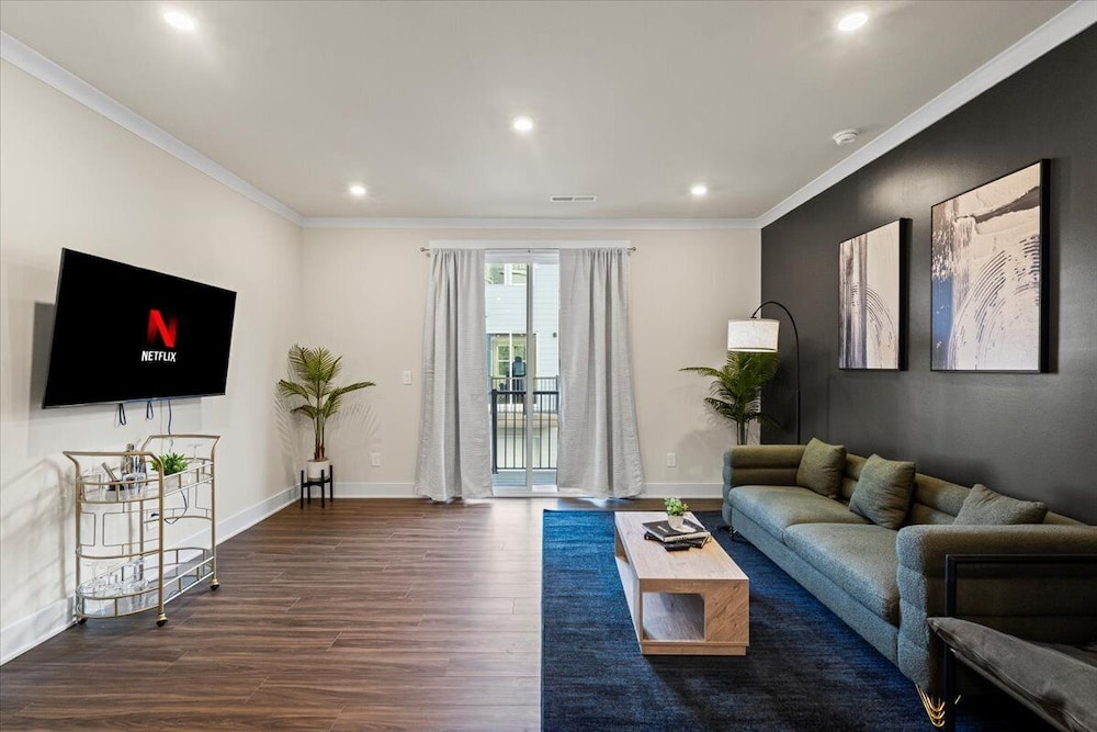 3br King Townhouse Rooftop In Uptown Clt - Charlotte, NC