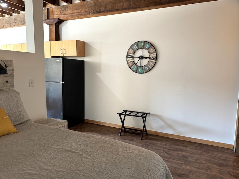 Downtown- Off Broadway- 1 Bedroom Suite 202 Pet Friendly! - 파고