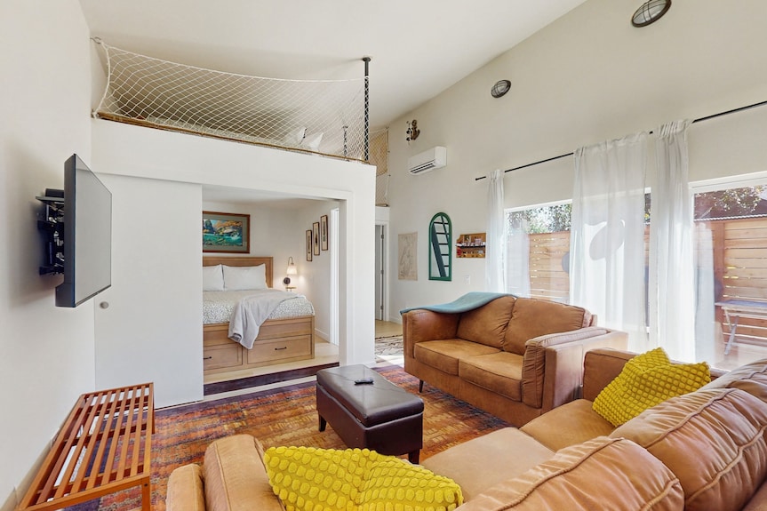 A Modern Island Retreat: Designed For Productivity, Relaxation, & Extended Stays - 워싱턴