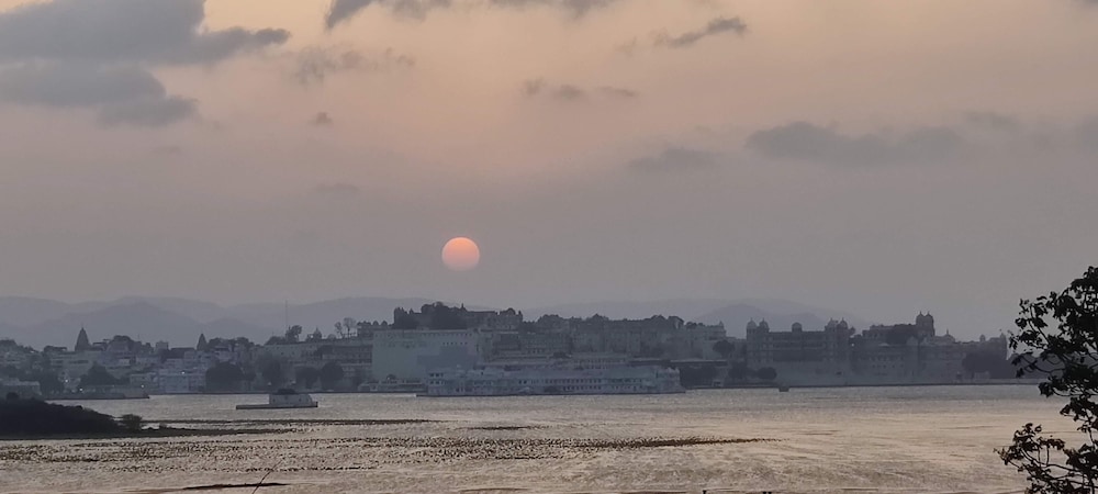 Pichola Lake Retreat - Udaipur